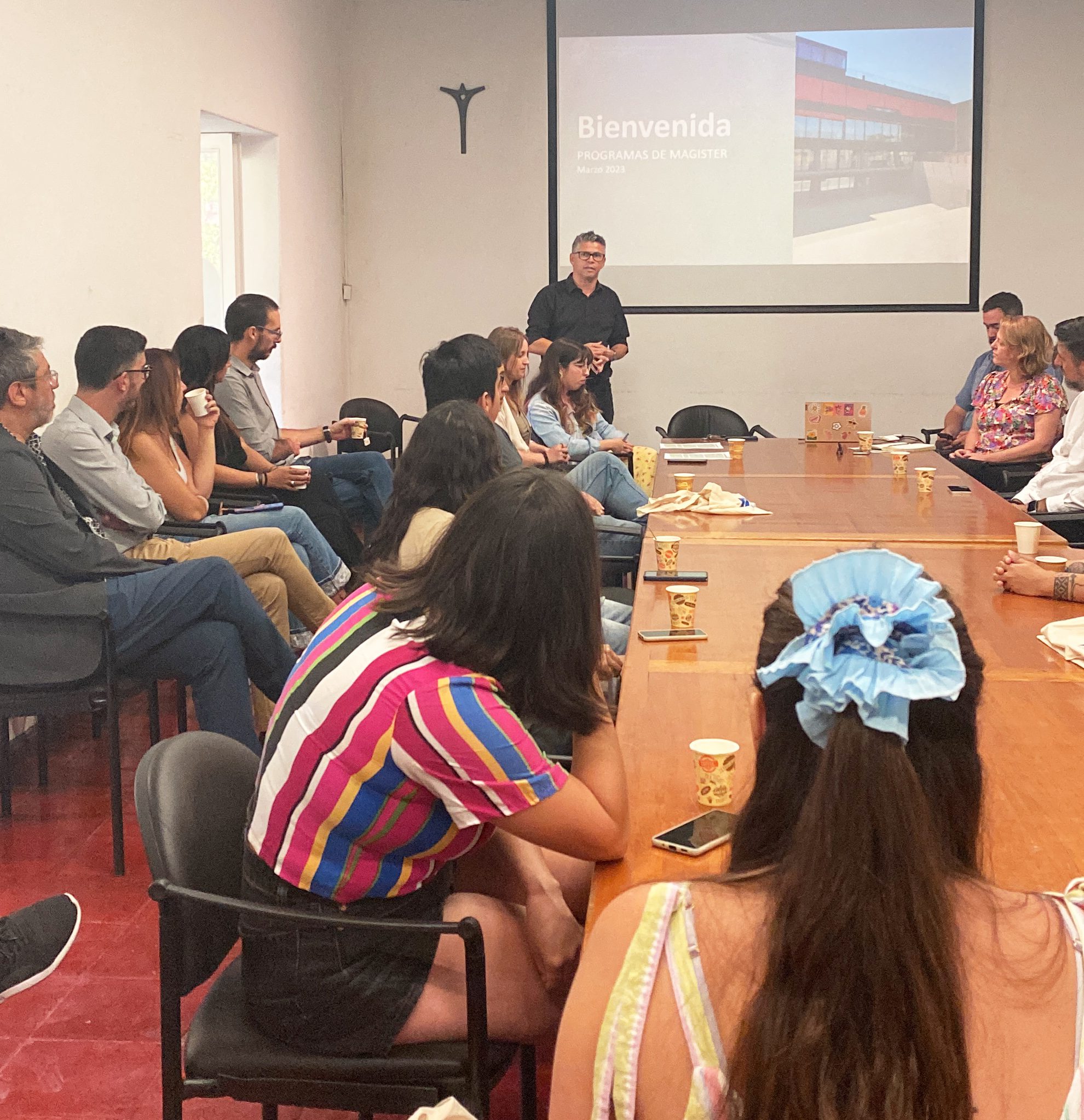 Calurosa bienvenida a estudiantes de magíster que ingresan este 1er ...